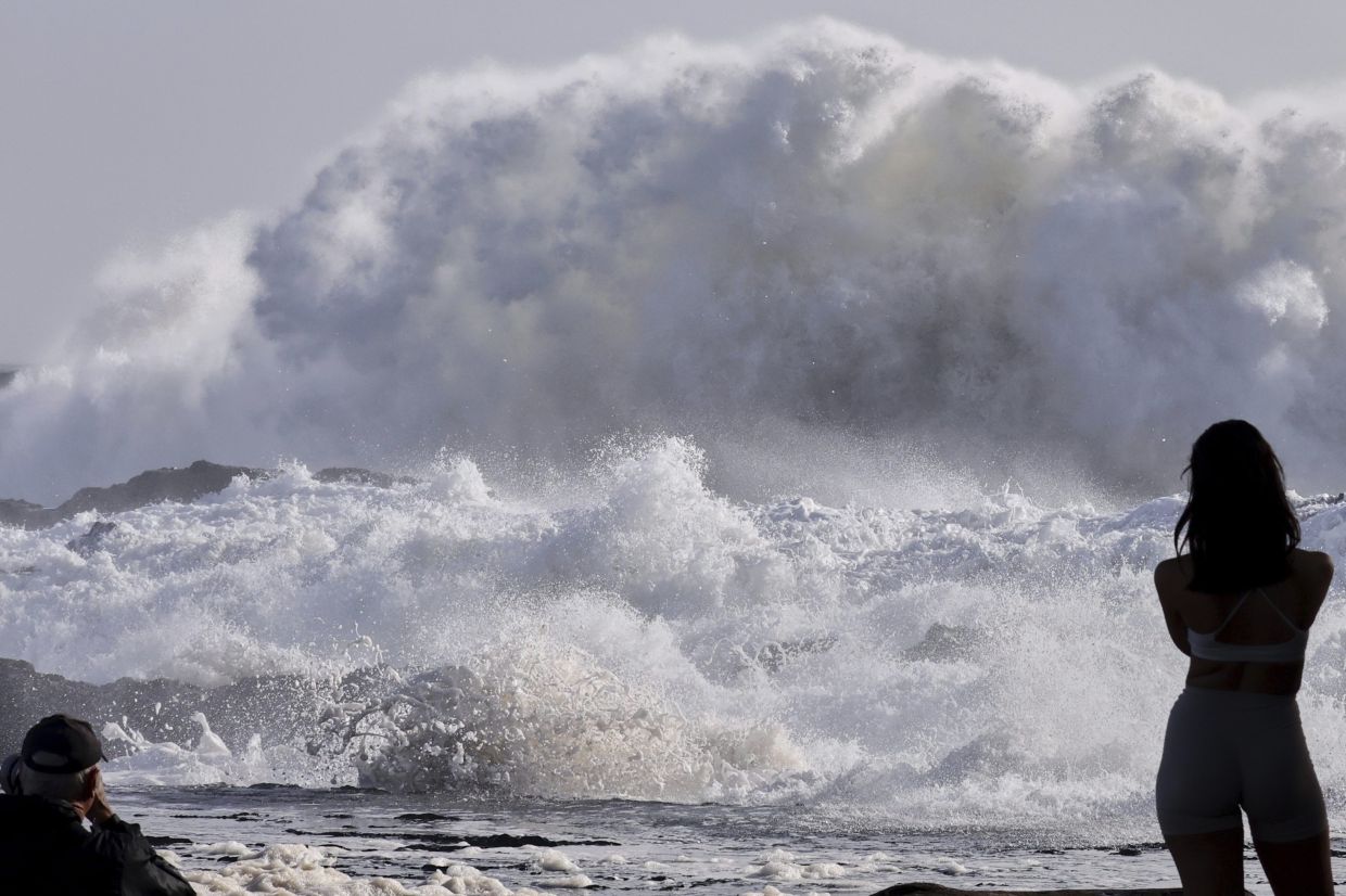 Thousands in Australia told to evacuate as Tropical Cyclone Alfred ...