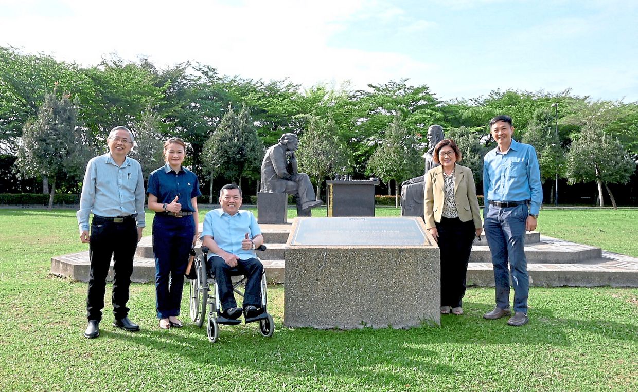 Speedmart CEO donates RM10mil to UTAR Hospital | The Star