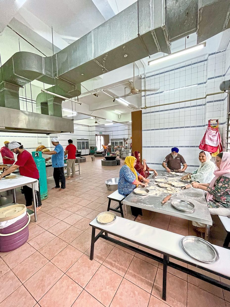 Swedish anthropologist studies Sikh langar tradition in multicultural ...