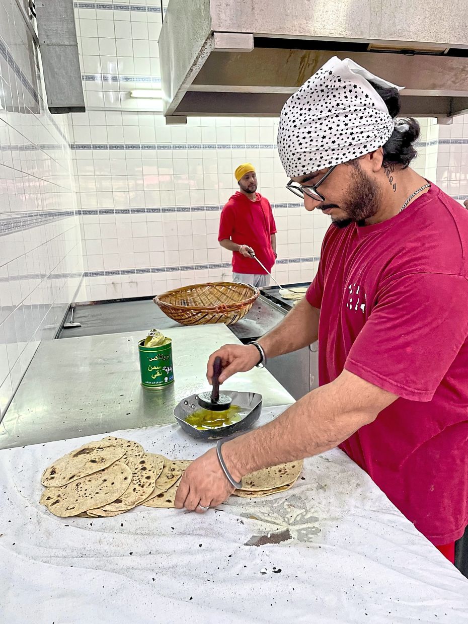 Swedish anthropologist studies Sikh langar tradition in multicultural ...