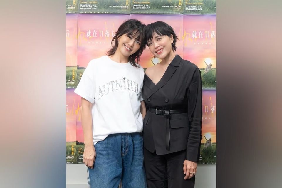 Zoe Tay and Fann Wong support Stefanie Sun at her Singapore concerts ...