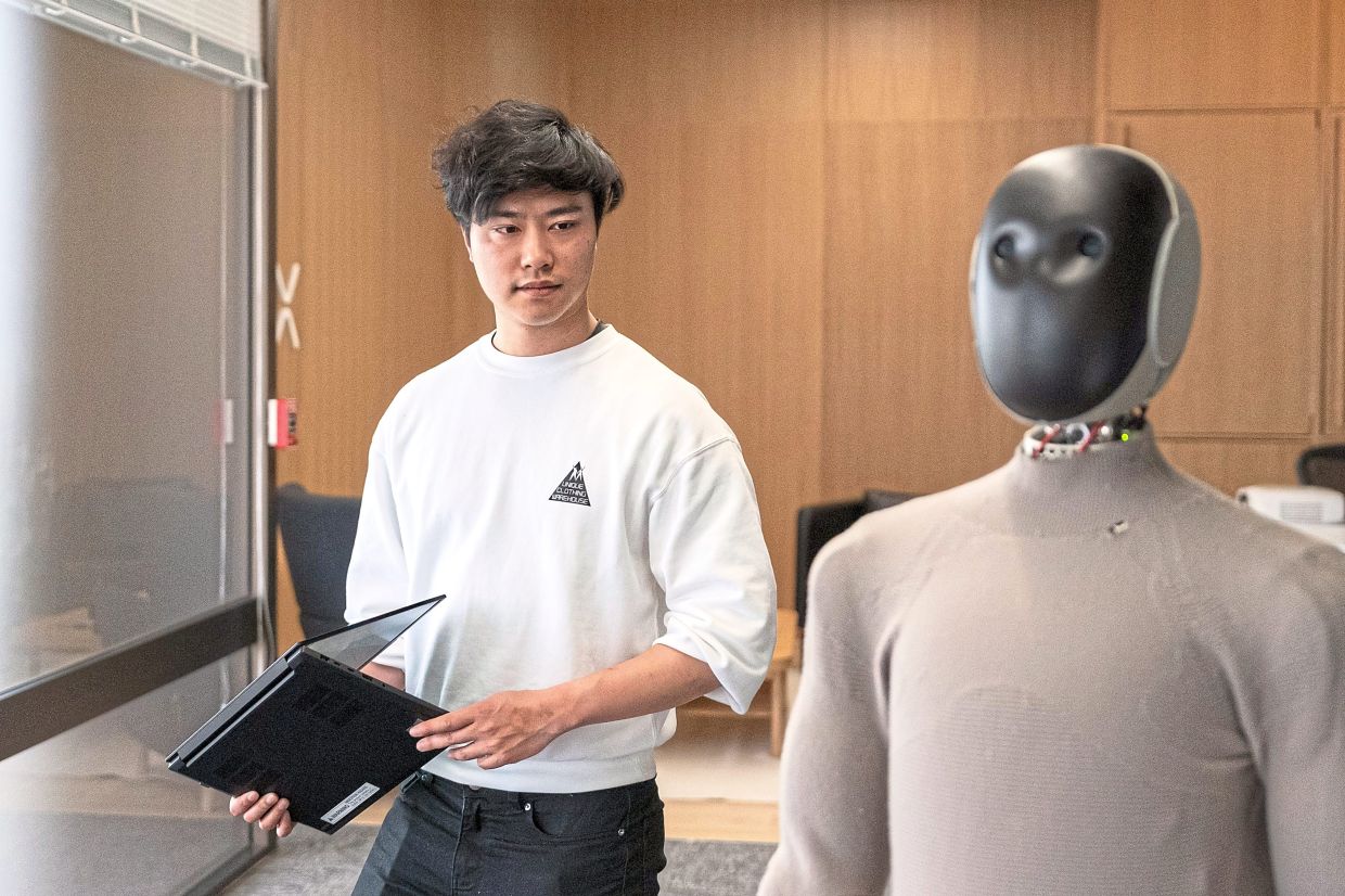 Invasion of the home humanoid robots | The Star