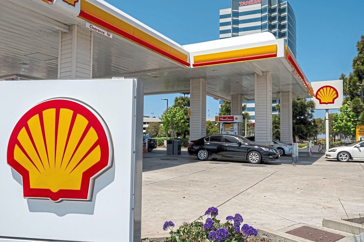 Shell studies merits of BP deal as rival struggles | The Star