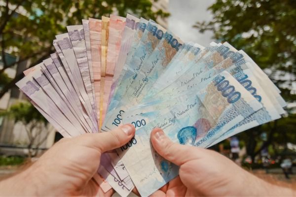 Philippines signals it won't intervene to cap peso strength | The Star