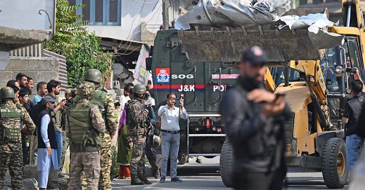 Dozens killed as India, Pakistan clash in worst violence in decades ...