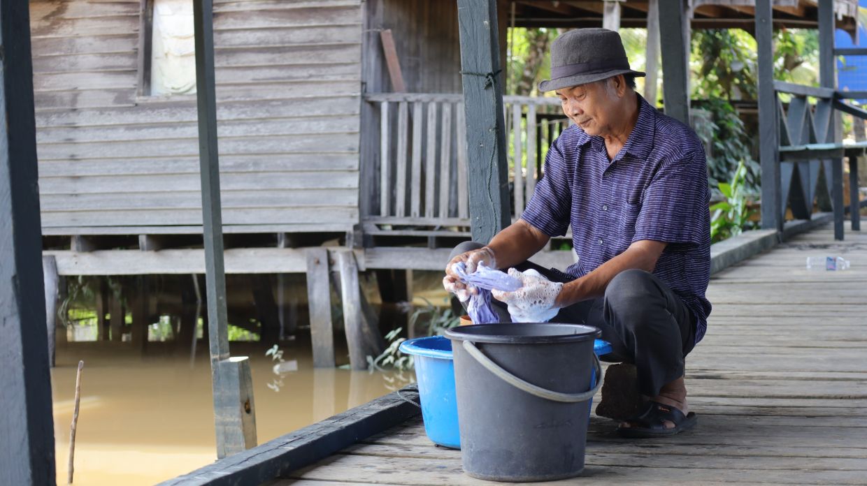 Drought-hit villagers in Sabah's interior appeal for water supply | The ...