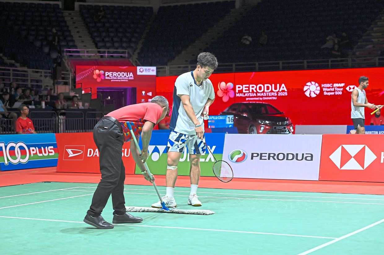 : Dripping water on courts disrupts play at Axiata Arena | The Star