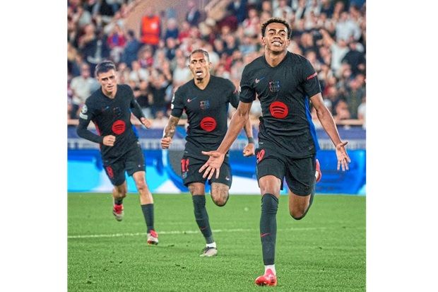 Football: Deadly trident | The Star