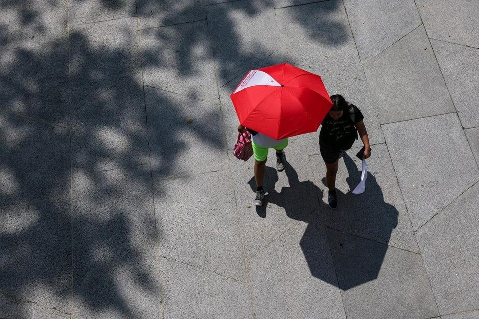 Stifling heat in Singapore could ease as onset of SW monsoon brings ...
