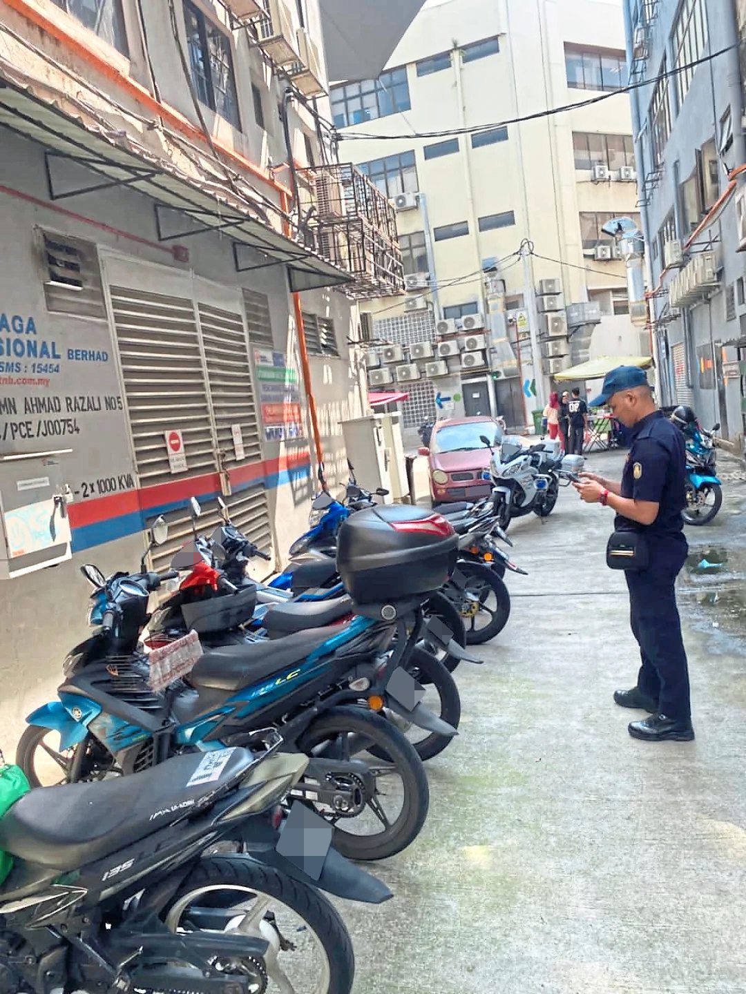 29 vehicles towed in Ampang Point | The Star