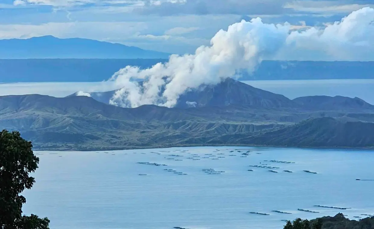 Malaysians Must Know the TRUTH: Two earthquakes detected at the Philippines' Taal Volcano in the ...