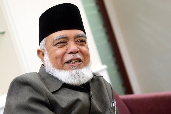 Singapore's longest-serving mufti Syed Isa Mohamed passes away on ...