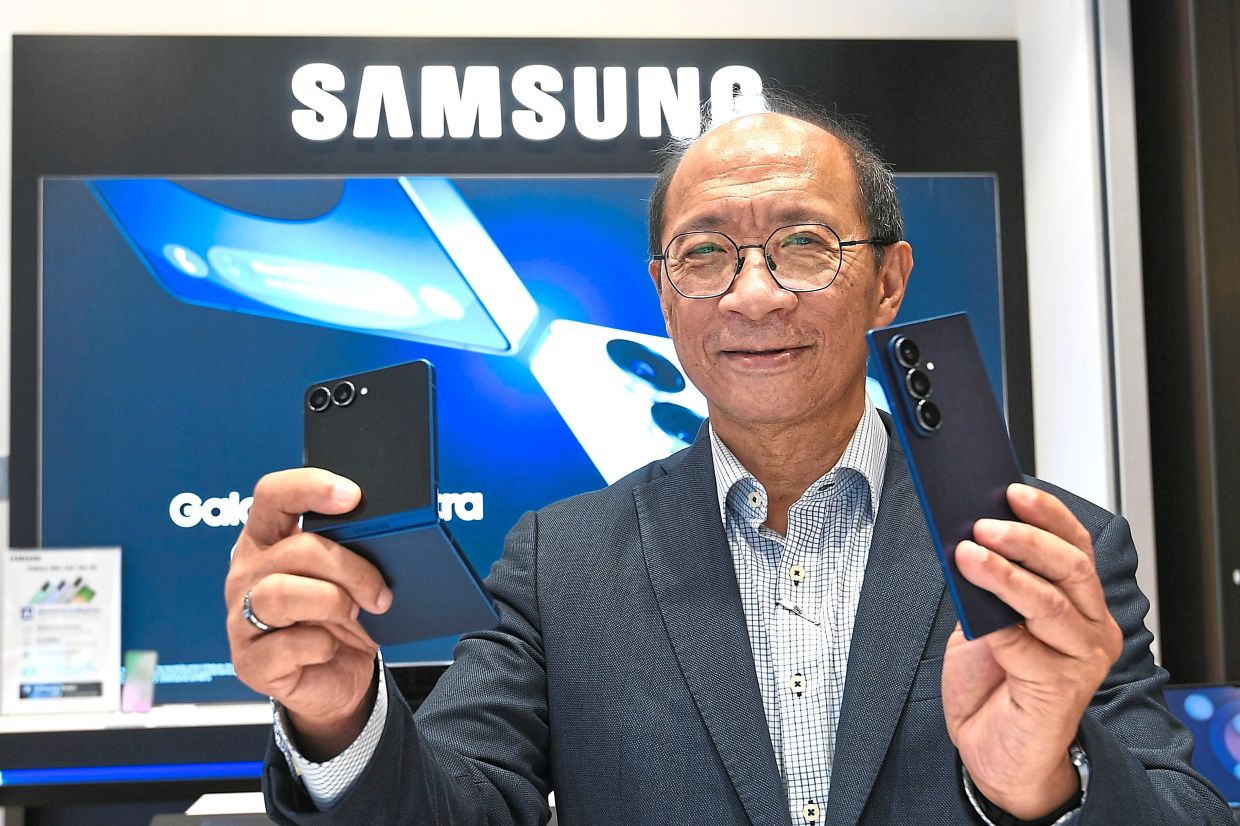 Retailer rings in the future of smartphones with launch of AI-powered ...
