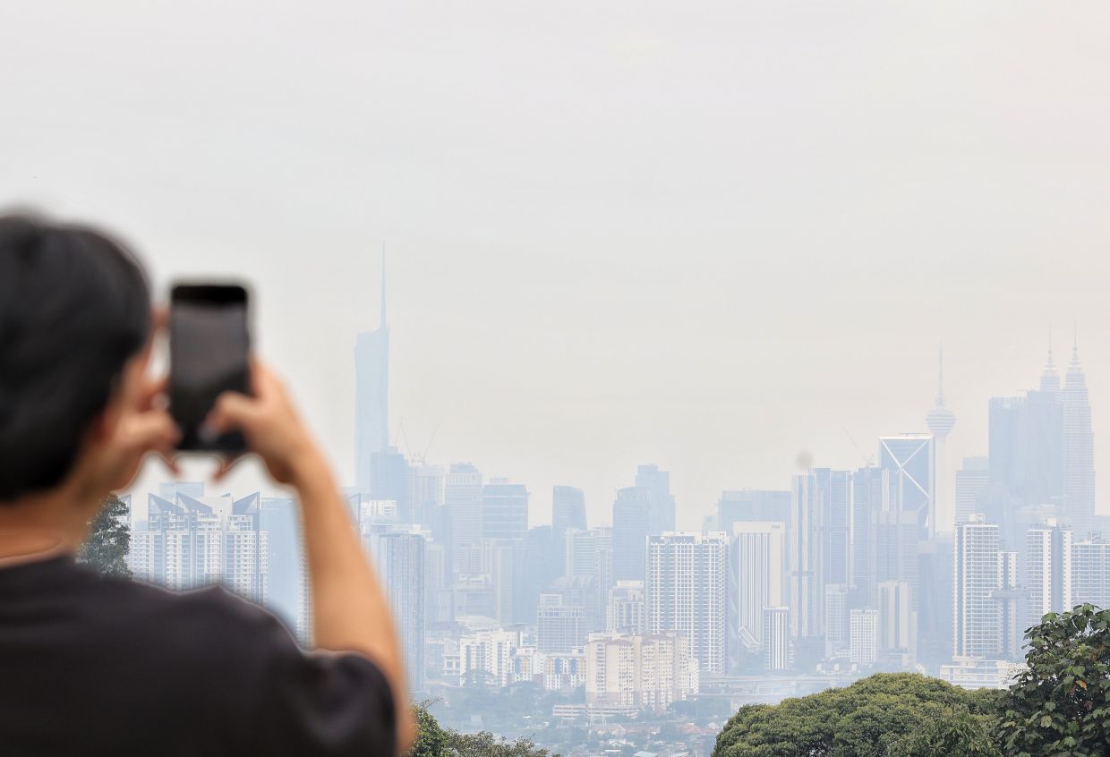 Haze: Selangor authorities ordered to step up checks at hotspots | The Star