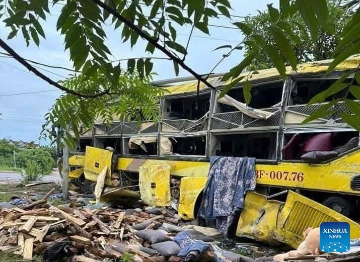 Sleeper bus overturns in central Vietnam, leaving nine dead | The Star