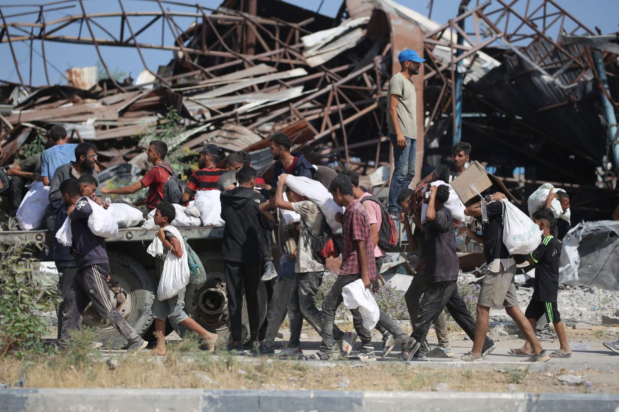 Israeli writer David Grossman denounces Gaza 'genocide' | The Star