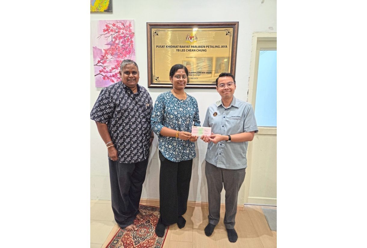Foundation gives PJ medical student RM17,700 boost to cover tuition fee ...