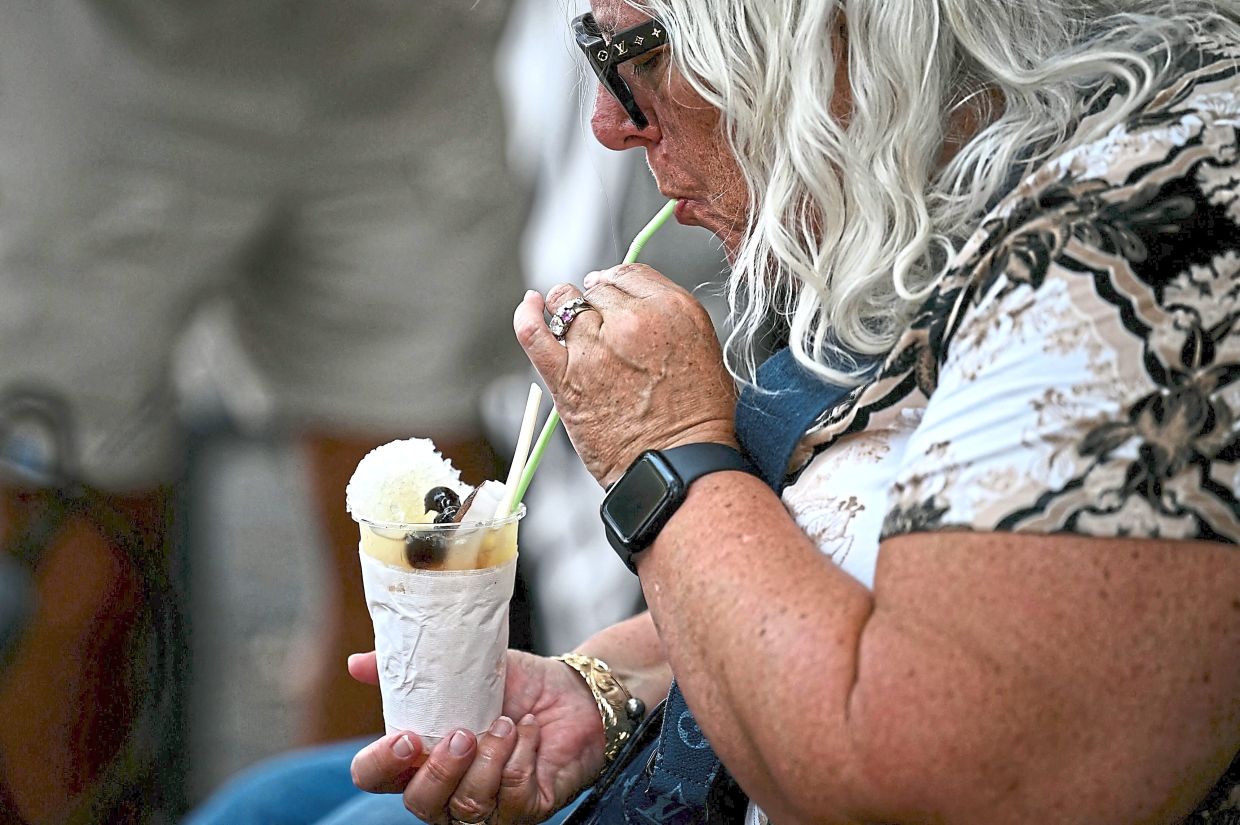 Romans turn to vintage snow cones to stay cool amid heatwaves | The Star