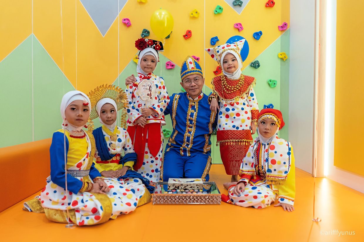 Malaysian creative creates sweet kids’ costumes celebrating Merdeka ...