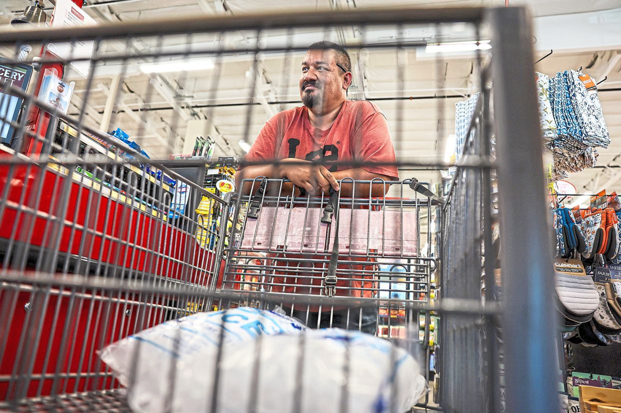 Sending help to unhoused people amidst the heat in US | The Star