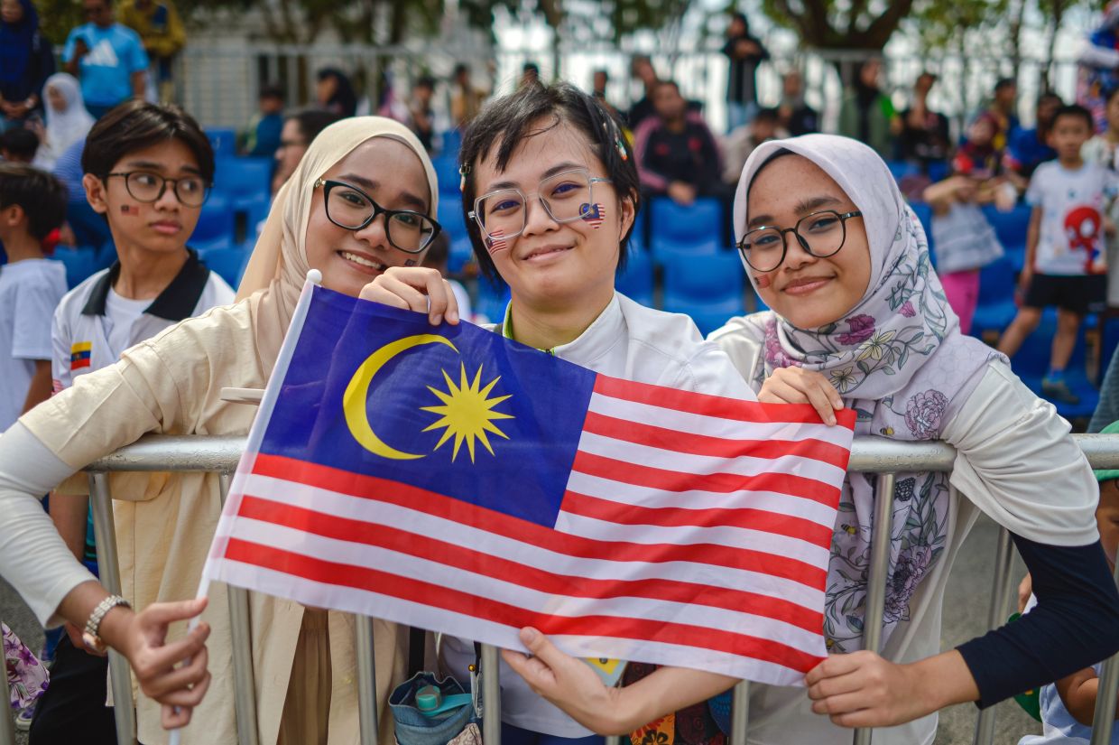 Photo gallery: Spirit of unity shines nationwide at National Day ...