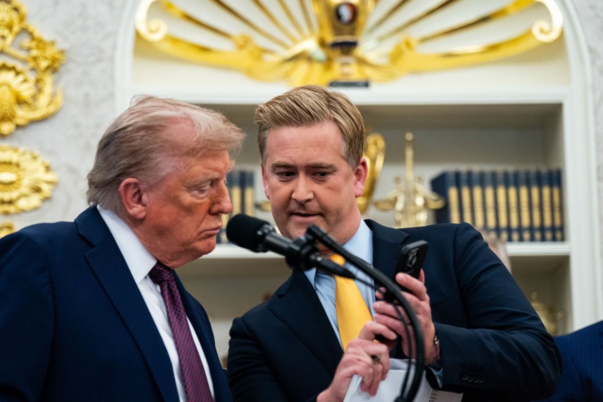 Not my bag: Trump blames AI for viral video | The Star