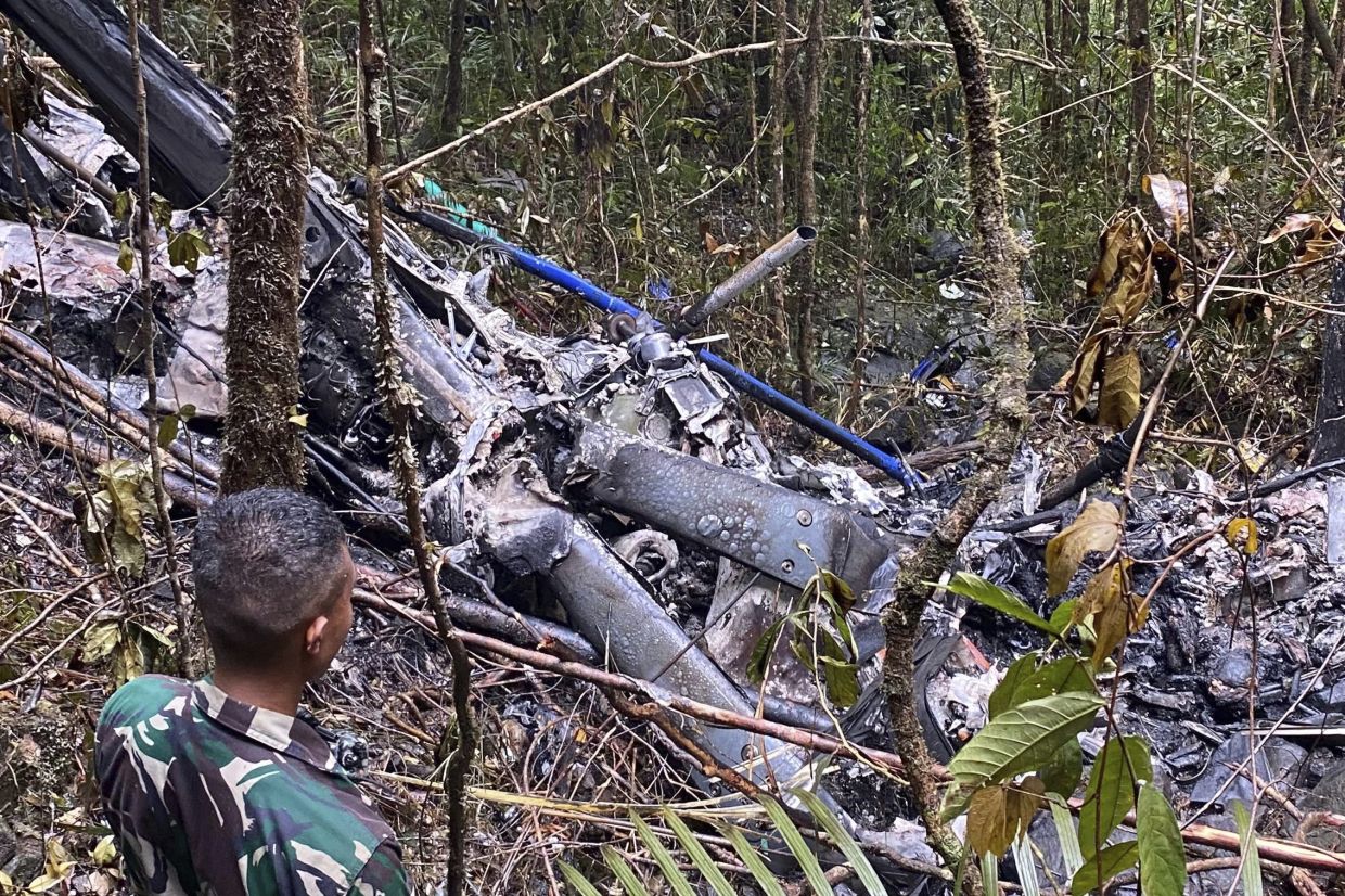 Rescuers find helicopter crash site in Kalimantan recover one body so ...