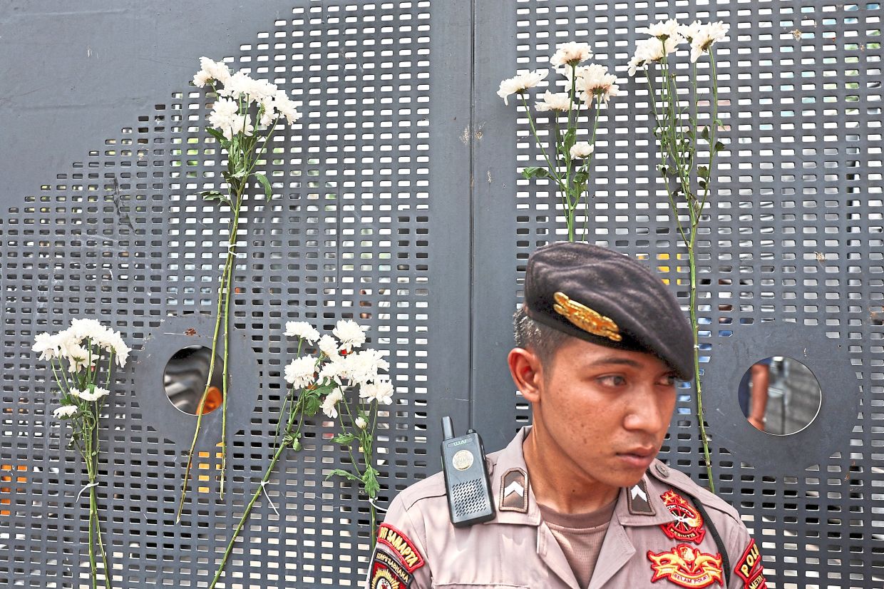 Varsity students take to parliament | The Star