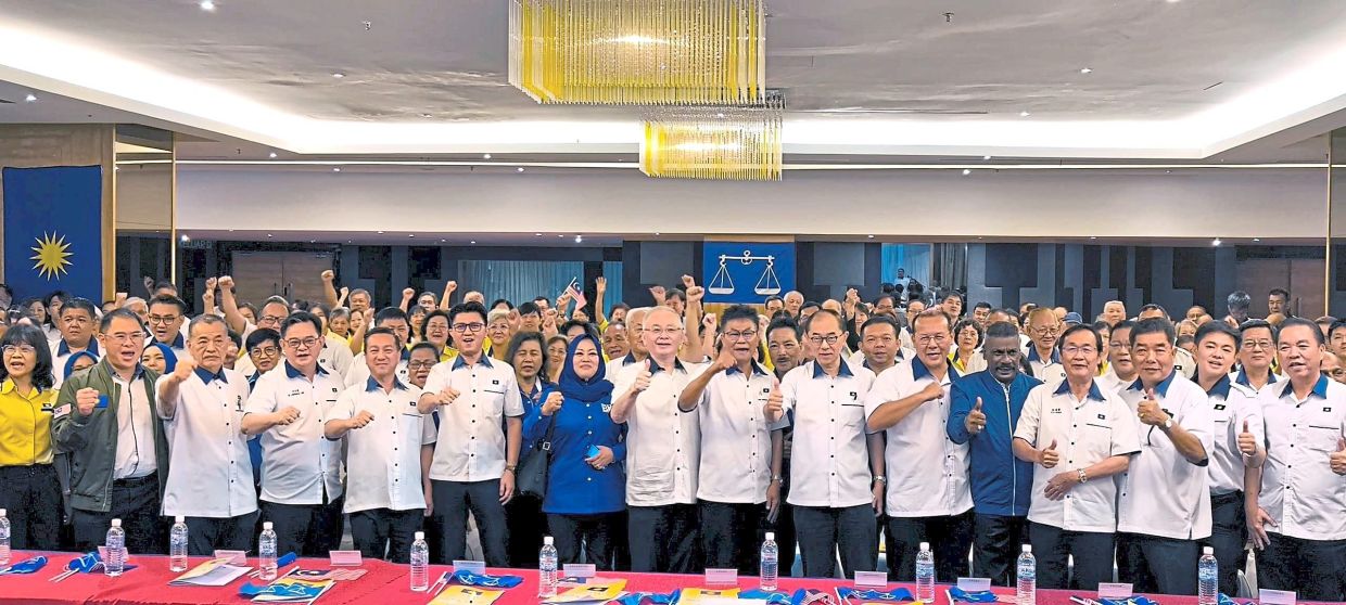 Sabah MCA in BN fold | The Star
