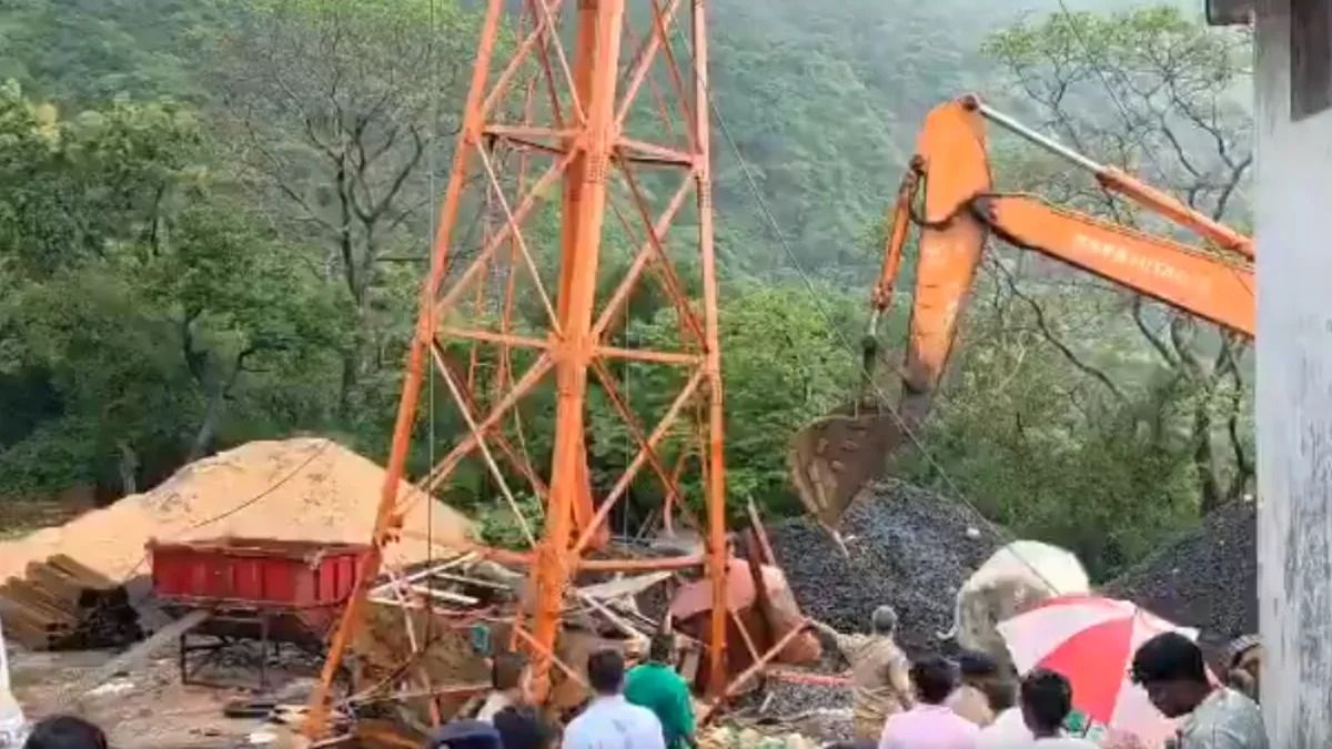 Six people killed after cargo ropeway cable snapped near Pavagadh hill ...