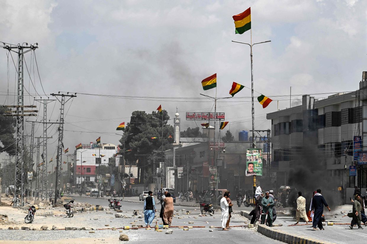 Amnesty says Pakistan spying on millions through phone-tapping ...