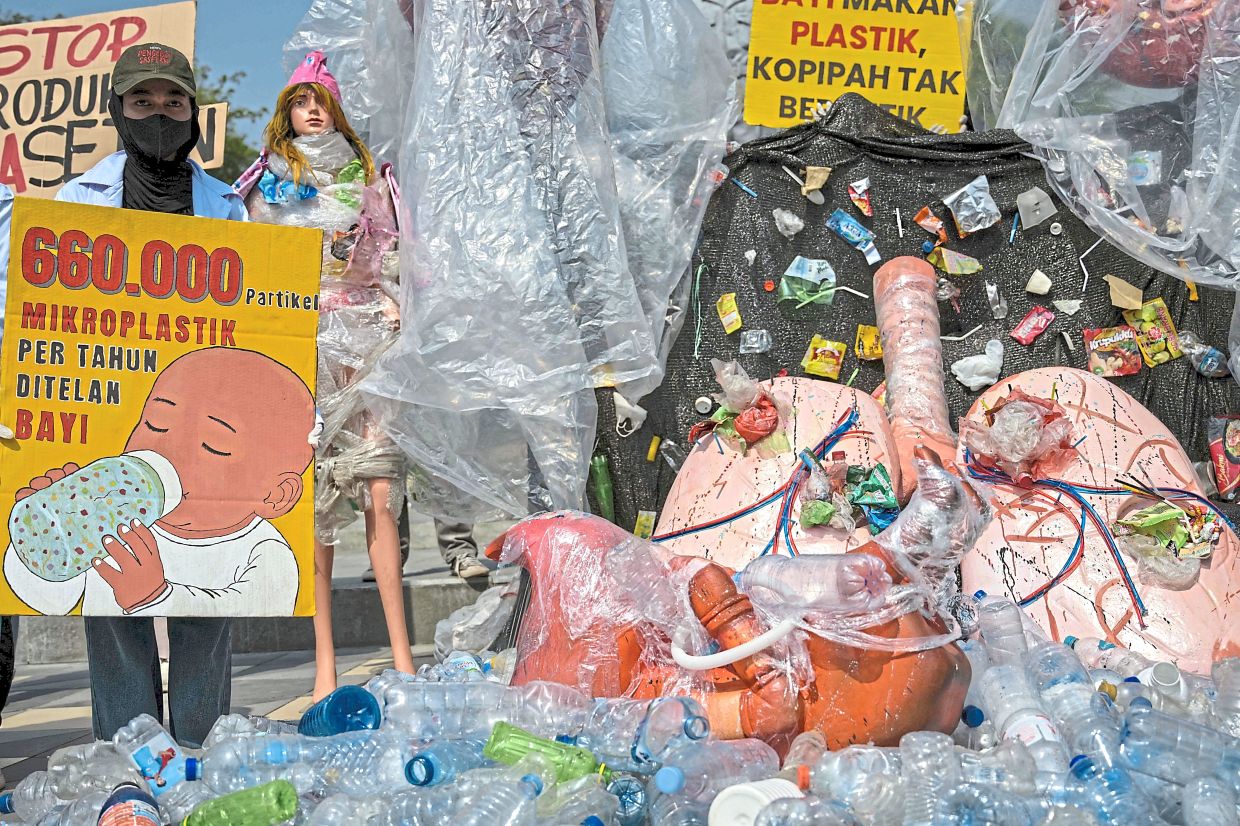 There are microplastics in our brains, but what are they doing to us ...