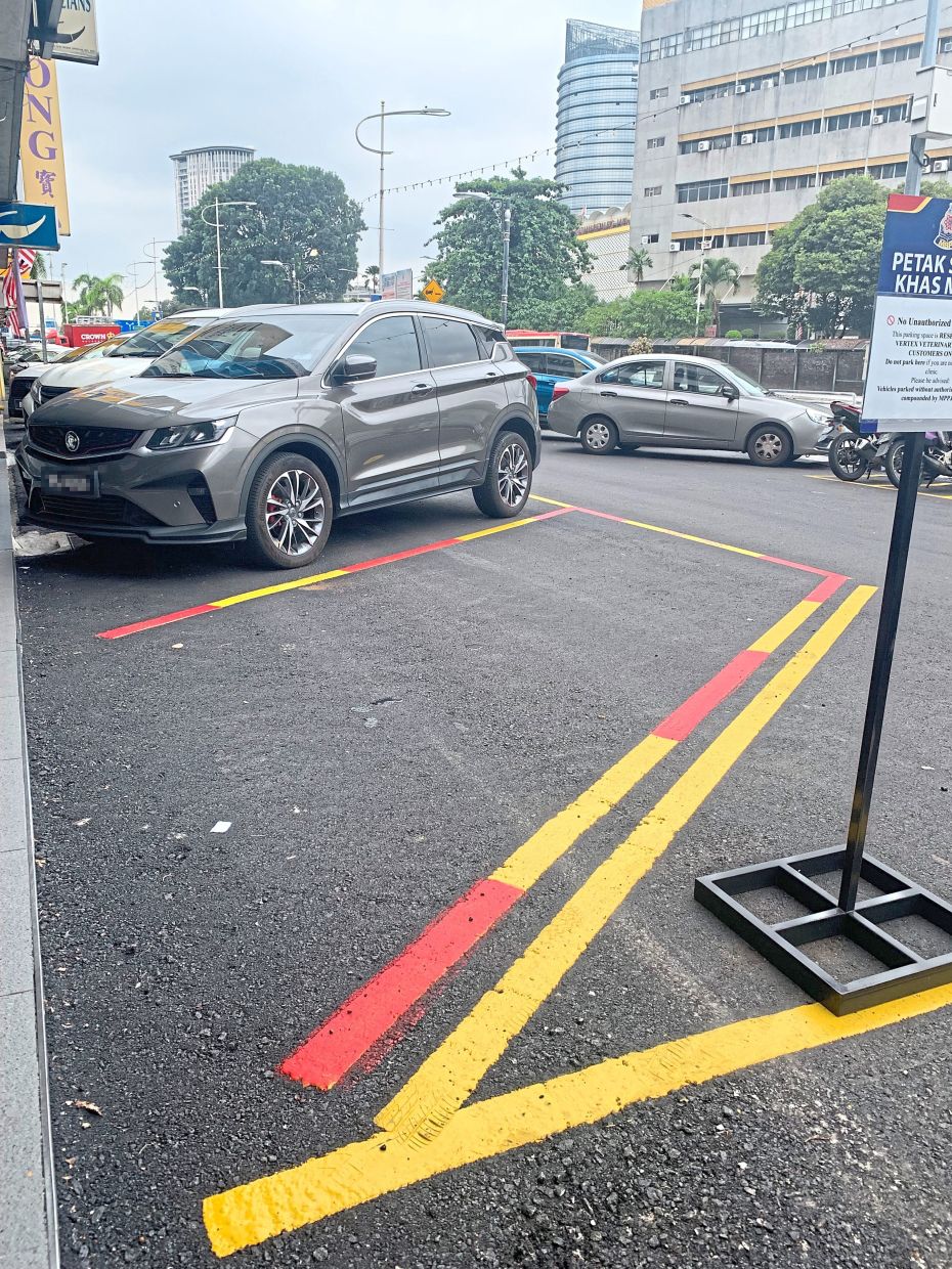 PJ residents challenge reserved parking policy | The Star