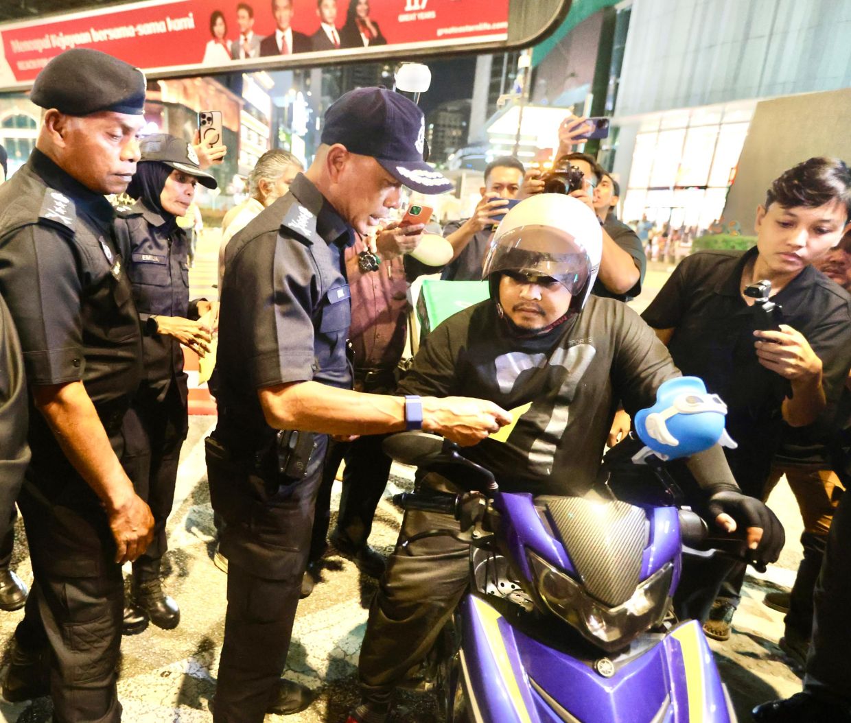 KL police issue nearly 12,000 advocacy notices in traffic safety ...