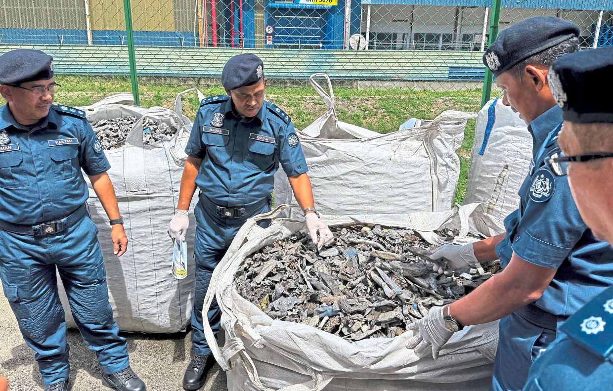 Penang Customs foil municipal waste smuggling bid | The Star