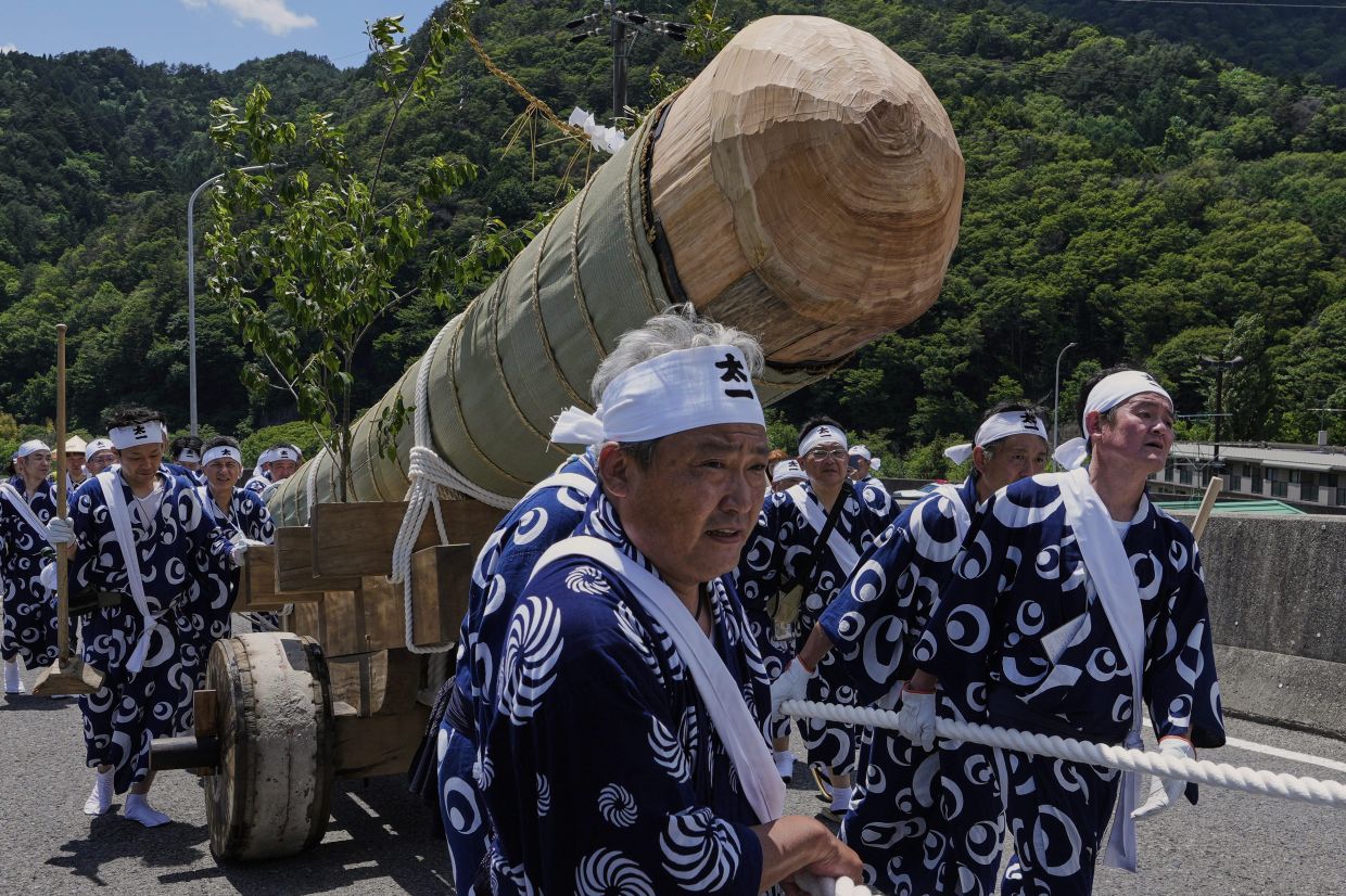 Japan's most sacred Shinto shrine has been rebuilt every 20 years for ...