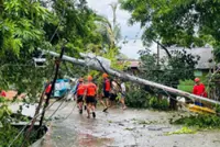 Thousands flee Mayon slopes as ‘Isang’ triggers lahar, flood threats ...