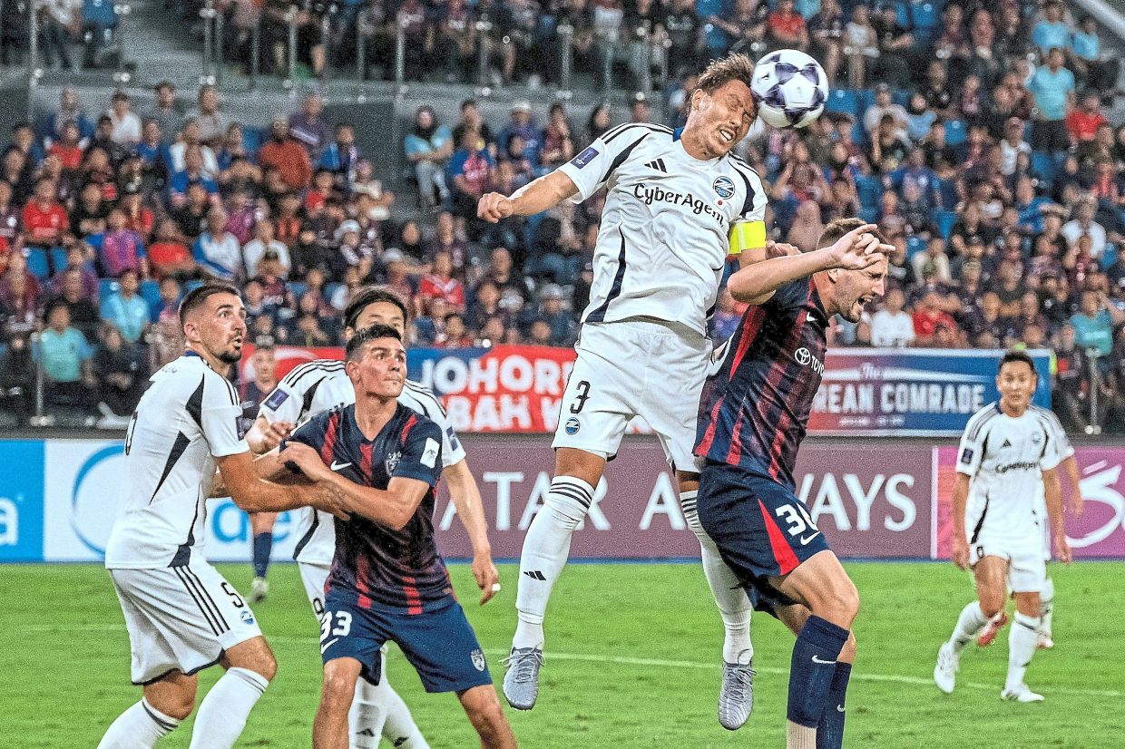 Football: Bergson brightens up | The Star