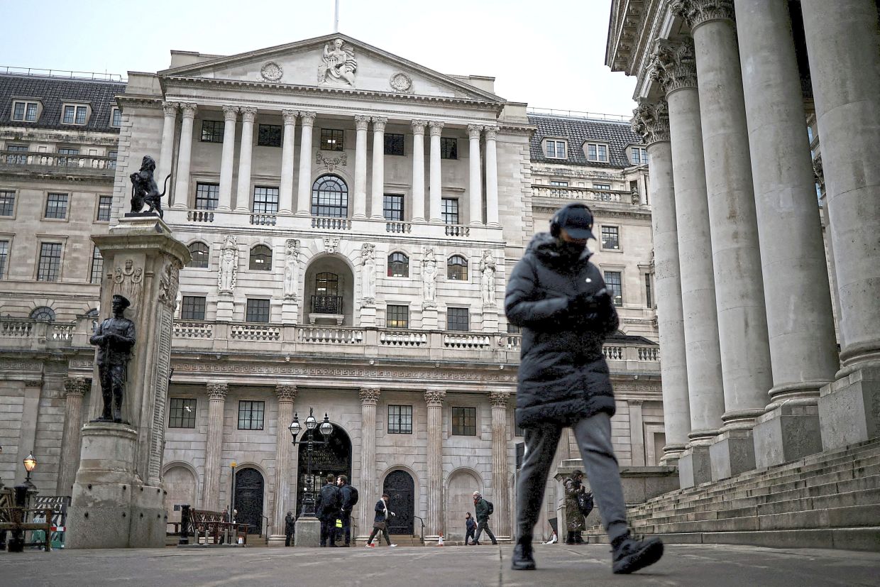 UK business activity grows at slowest pace in 5 months, PMI shows | The ...