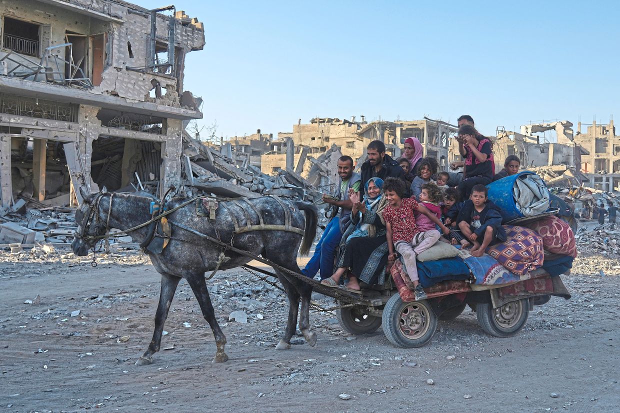 Thousands return to Gaza Strip | The Star