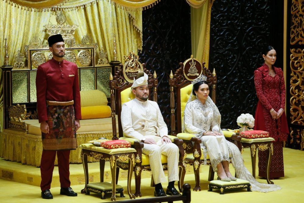 Selangor royal wedding: Bersanding ceremony takes place | The Star
