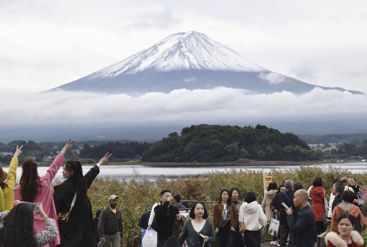 Mt Fuji gets season's first snowcap, 21 days later than usual | The Star