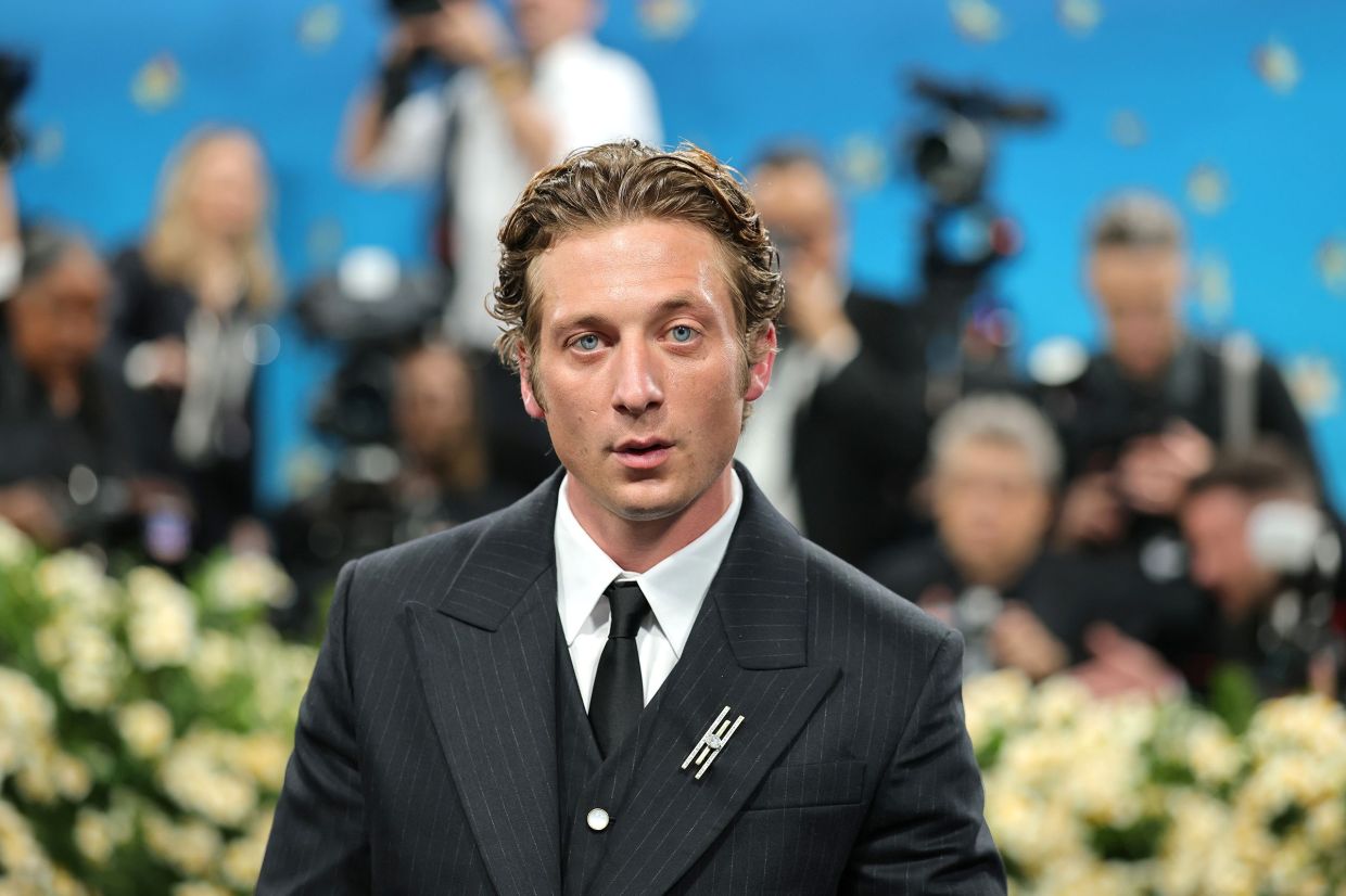 'The Bear' actor Jeremy Allen White completes high school diploma at 34 ...