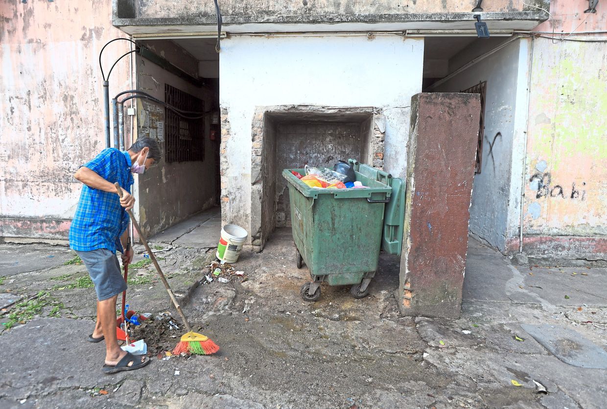Taman United folk seek help to save dilapidated flats amid management ...