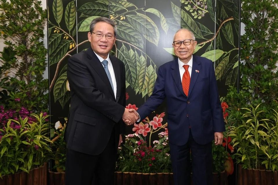 Chinese Premier Li meets Singapore Acting President, business leaders ...