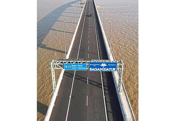 Bagan Datuk Bridge wins award | The Star