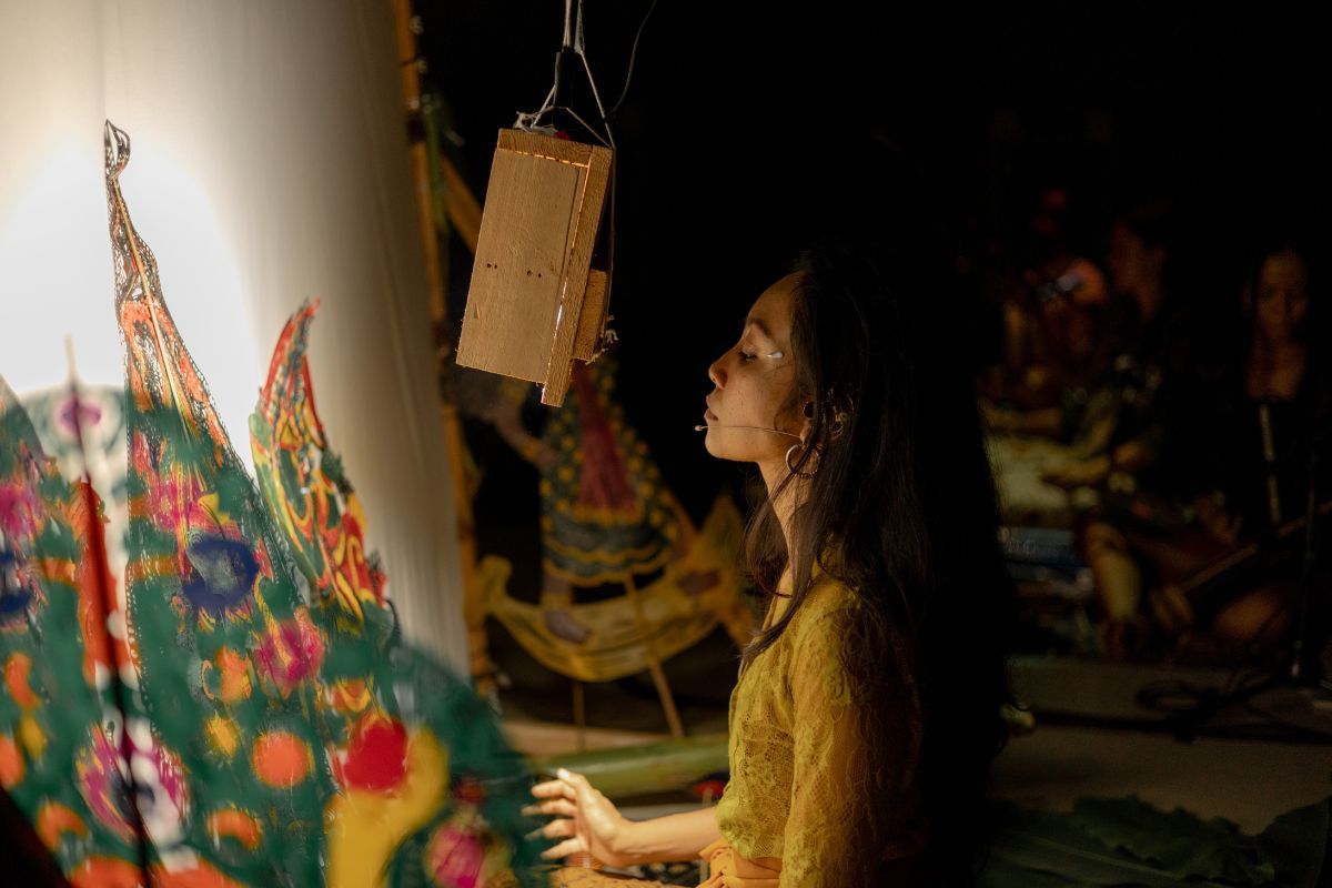 International all-women wayang kulit troupe shine within the shadows ...