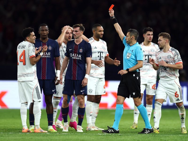 Football: Soccer-Diaz shines and sees red as Bayern beat PSG in ...