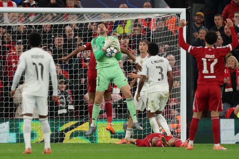 Football: Soccer-Real Madrid and Barcelona seek LaLiga solace after ...