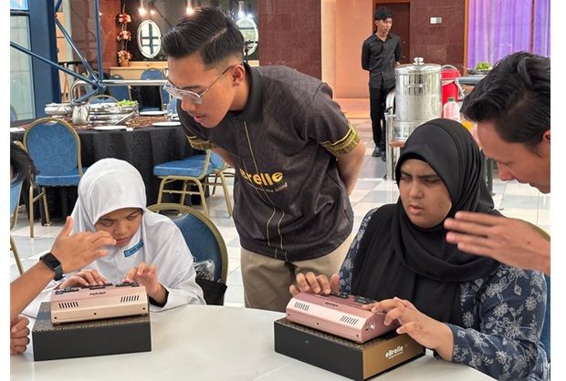 SIRIM QAS extends support to four visually impaired students | The Star